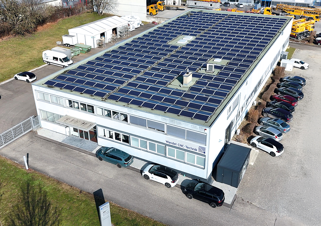 Compact angular plunge-cut grinding machine improves production processes